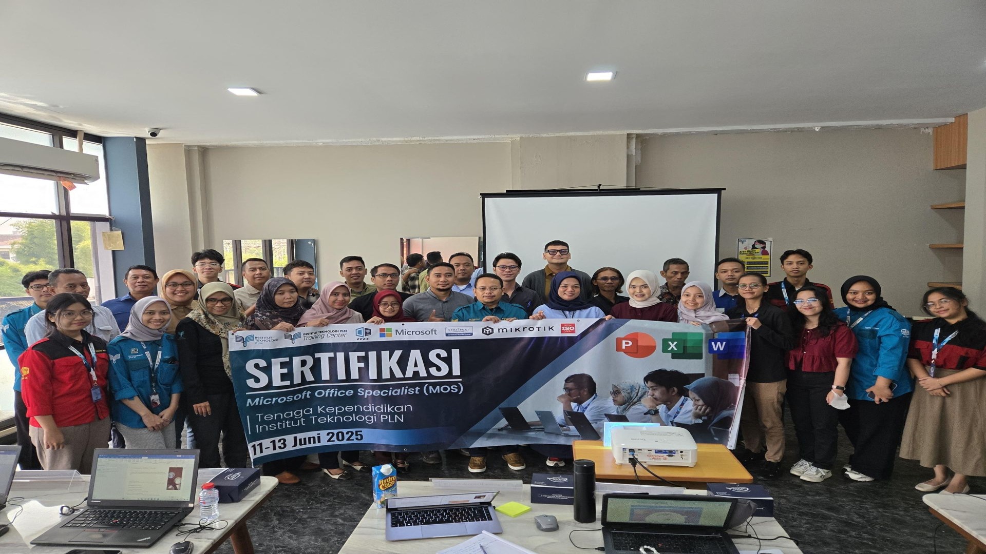 Kegiatan Pelatihan dan Sertifikasi Microsoft Office Specialist Tenaga Kependidikan di Lingkungan ...